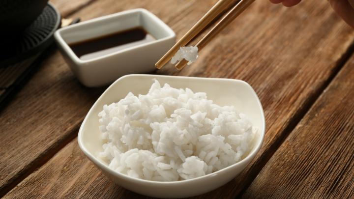 How To Eat Rice With Chopsticks & Helpful Tips You Should Know - millenora